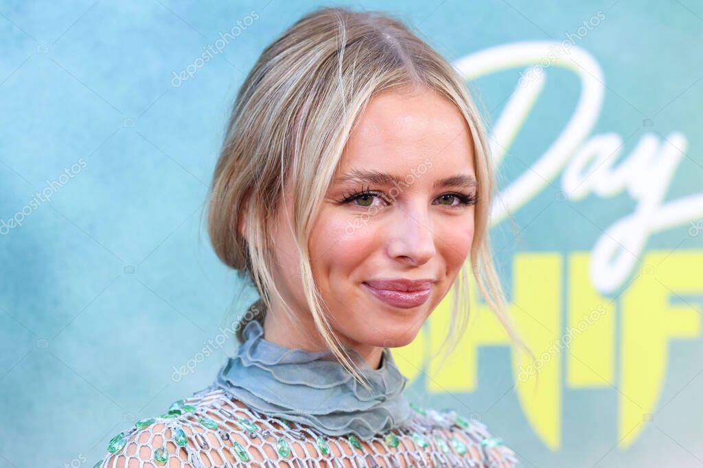 La modelo Marie-lou Nurk llega al estreno mundial del 'cambio de día ...