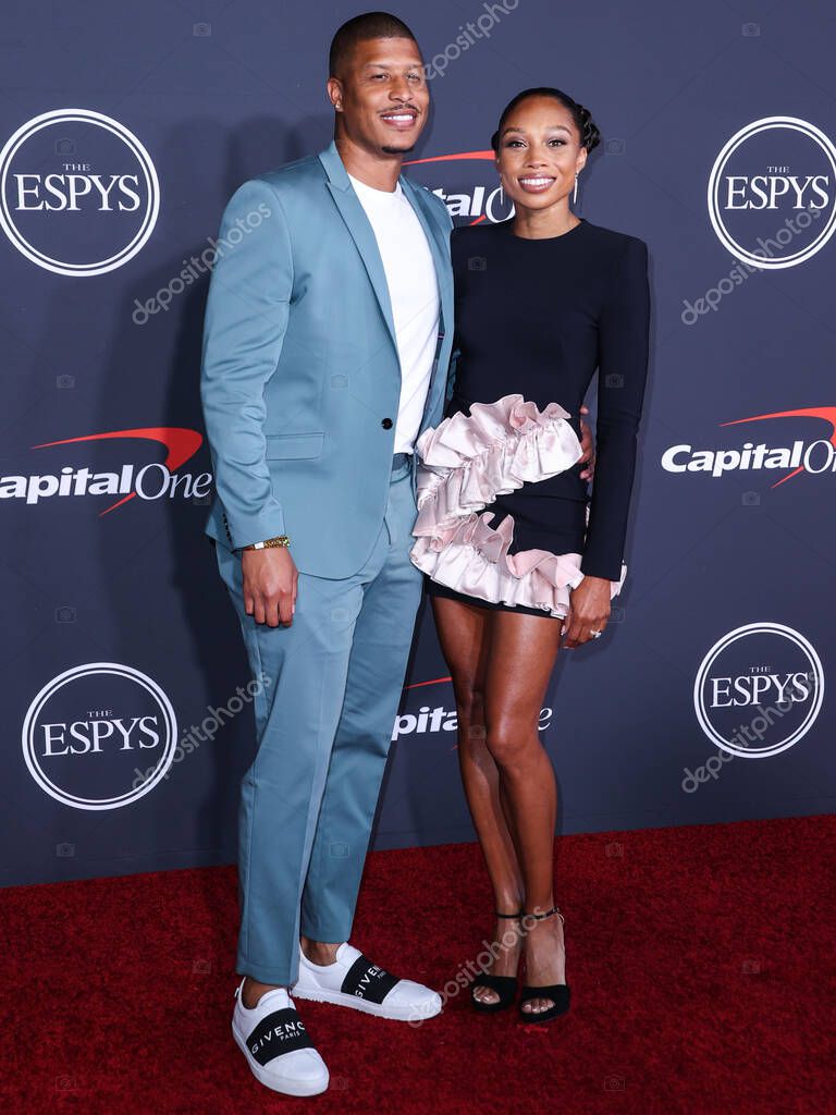 Kenneth Ferguson y su esposa / atleta de atletismo Allyson Felix llegan ...