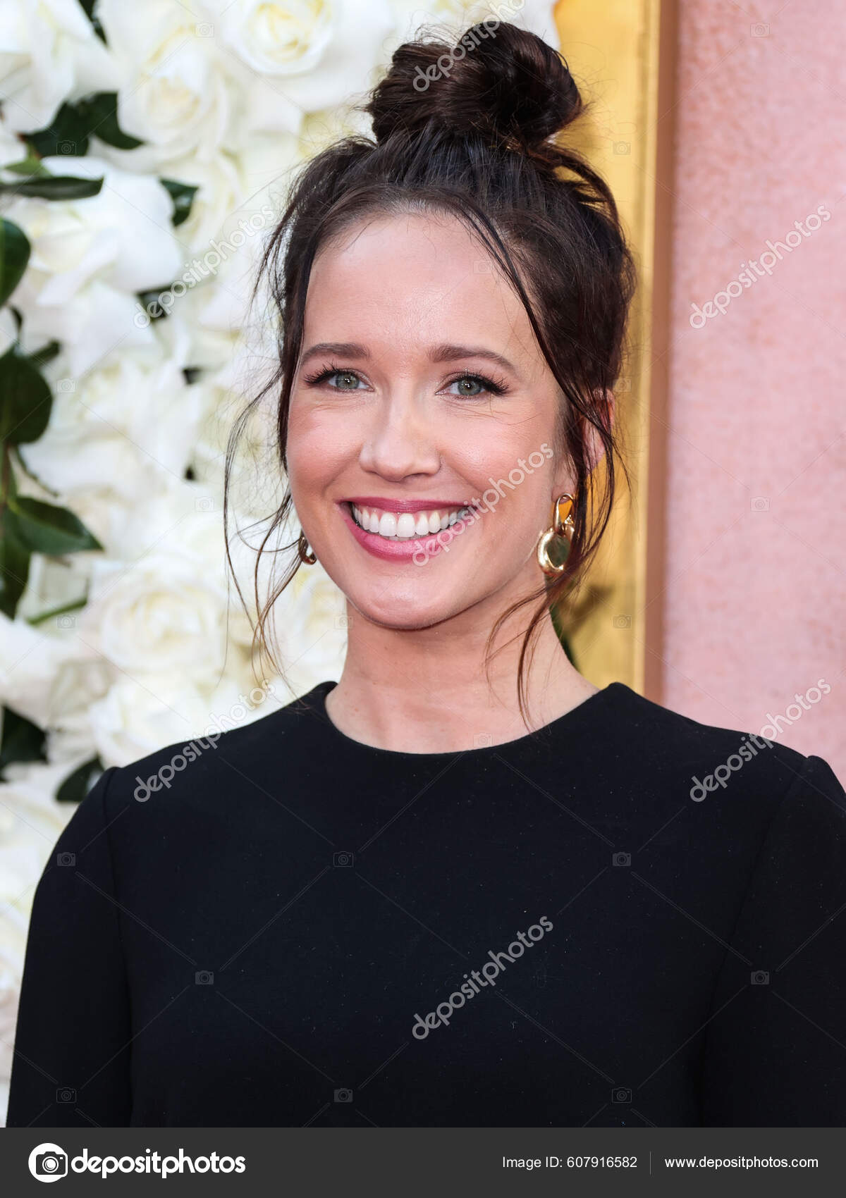 American Actress Anna Camp Arrives Los Angeles Premiere Netflix's ...