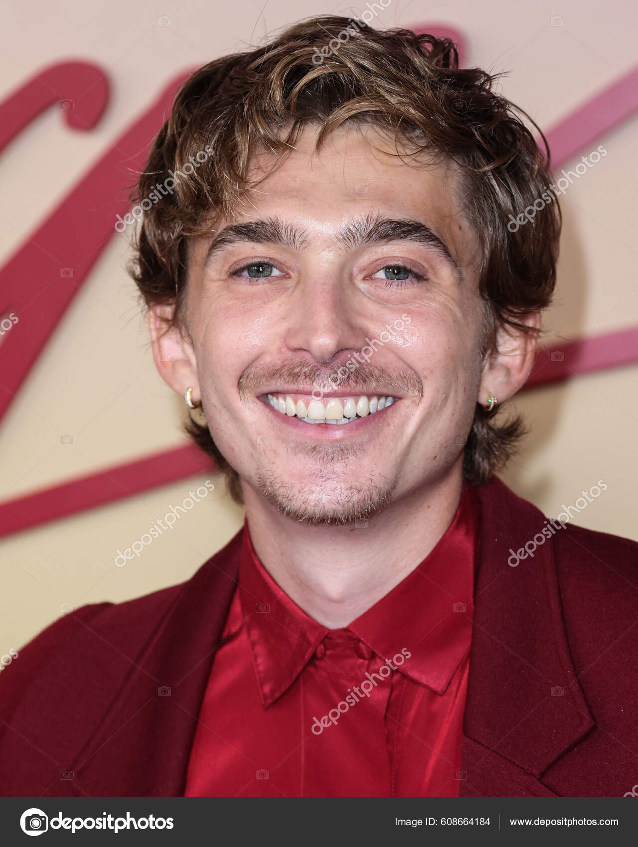 Austin Abrams Arrives Los Angeles Special Screening Netflix's 'Do ...