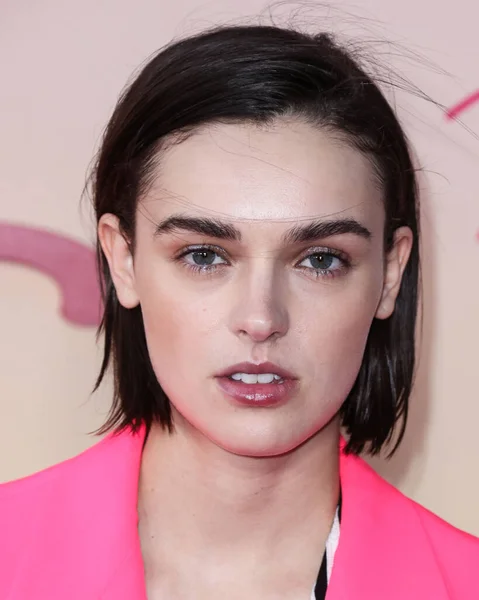 Ava Capri llega al Los Angeles Special Screening Of Netflix 's' Do Revenge 'celebrado en el ...