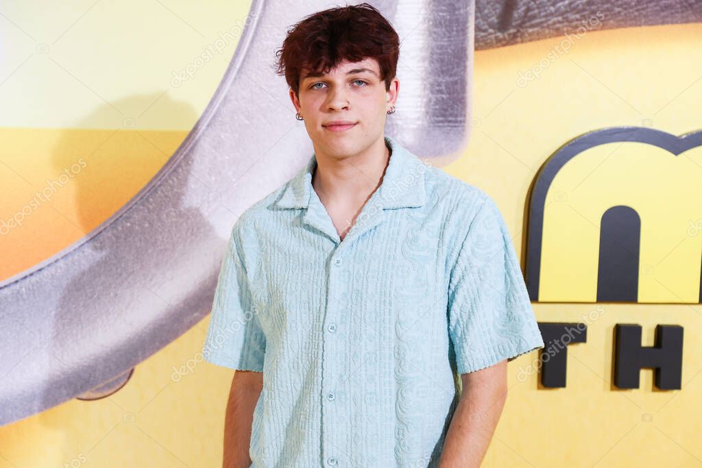 Nicolas Sturniolo llega al estreno en Los Ángeles de 'Minions: The Rise ...