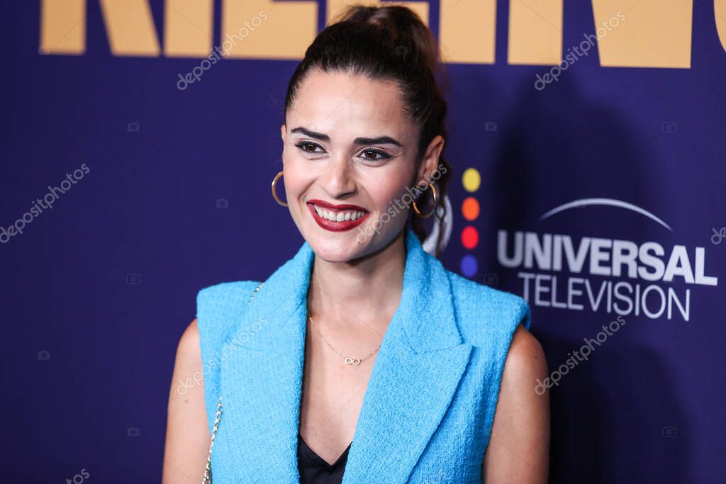 La actriz estadounidense Stephanie Nogueras llega al evento FYC de NBCUniversal para 'Killing It ...