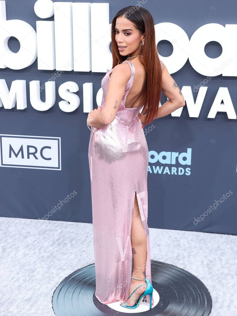 La cantante brasileña Anitta (Larissa de Macedo Machado) vestida con ...