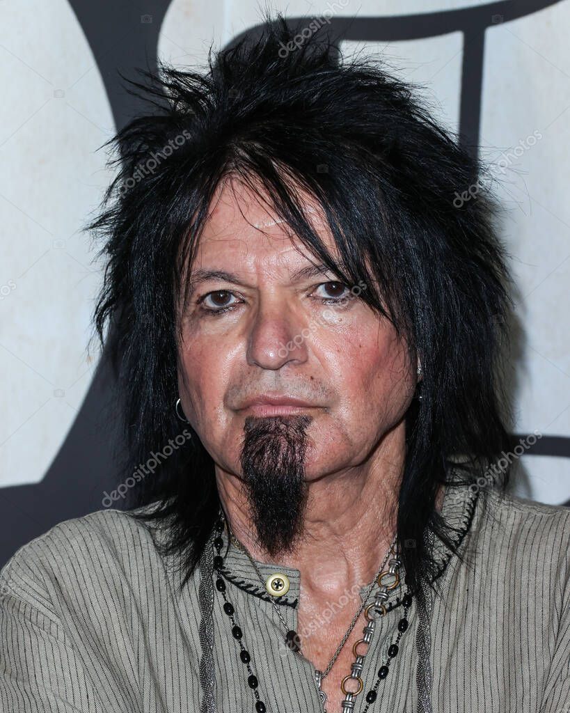 Robert Sarzo llega al estreno en Los Ángeles de 'DIO: Dreamers Never ...