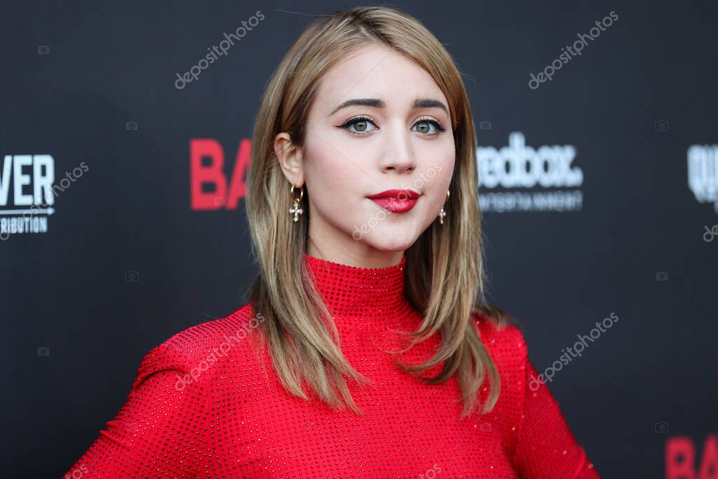 La actriz estadounidense Caylee Cowan llega al estreno mundial de ...