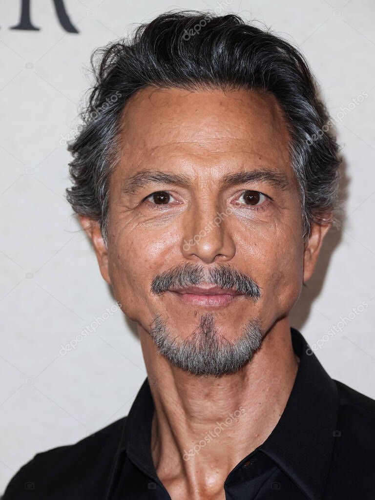 El actor estadounidense Benjamin Bratt llega al estreno de 'Dead For A ...