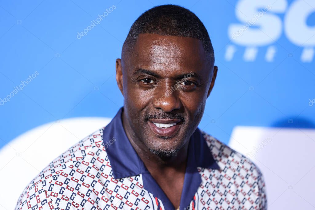 El actor inglés-sierra-leonés Idris Elba vistiendo a Gucci llega al ...