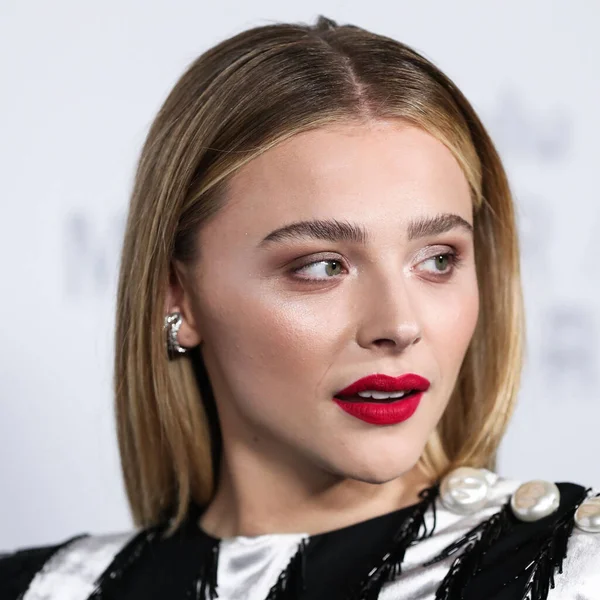 La actriz estadounidense Chlo Grace Moretz (Chloe Grace Moretz) vestida con Louis Vuitton llega ...