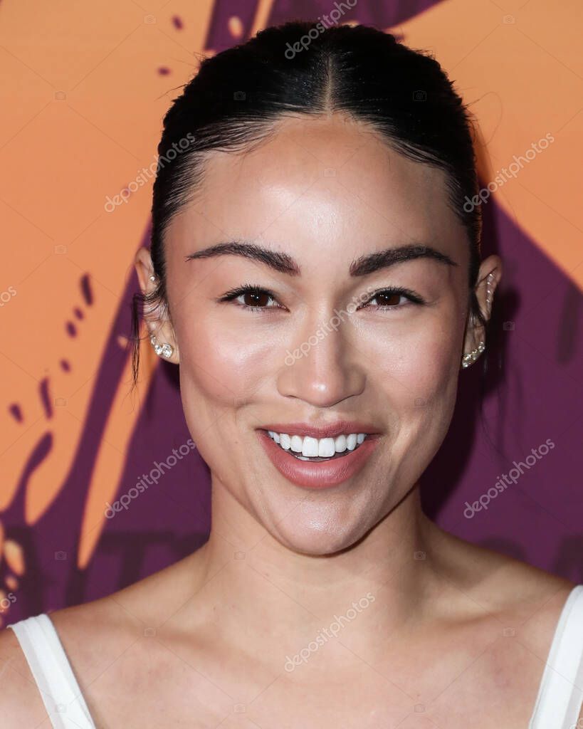 Stephanie Shepherd llega a la 19ª Gala Anual Inolvidable Asian American ...