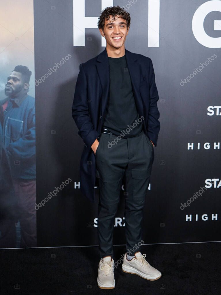 El actor David Iacono llega a la Proyección Especial de la Temporada 2 ...