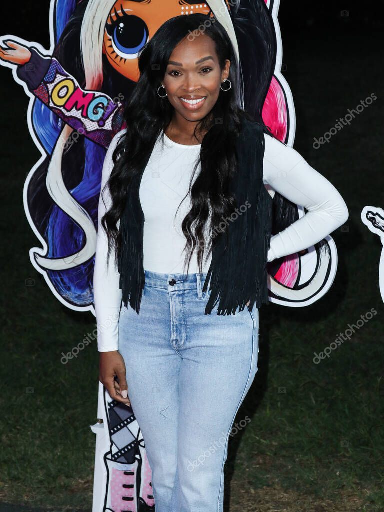 La actriz Khadijah Haqq McCray llega al estreno en Los Ángeles de 'L.O ...