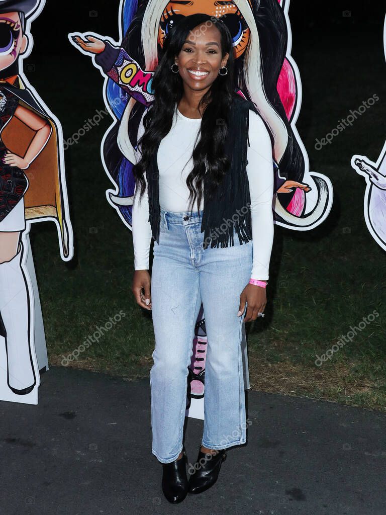 La actriz Khadijah Haqq McCray llega al estreno en Los ngeles de 'L.O.L Surprise!' celebrada en ...