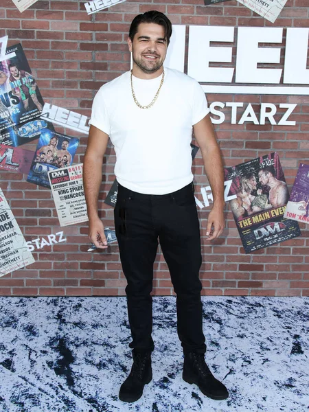 El actor Duke Davis Roberts llega al estreno en Los Ángeles de los ...