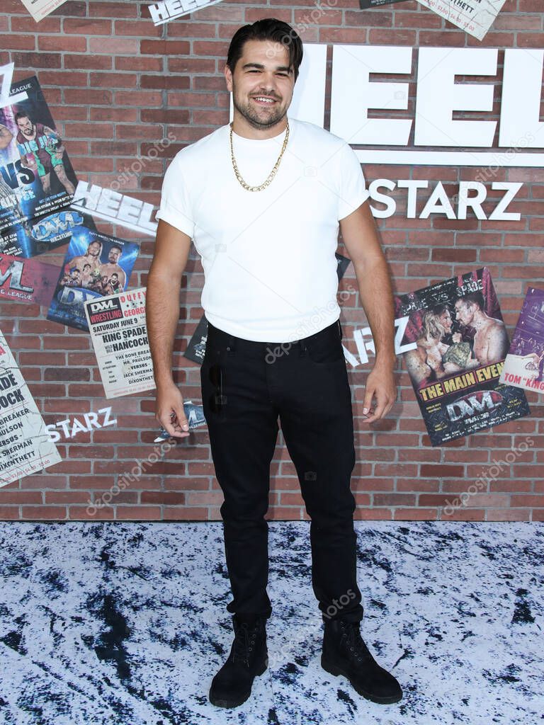 El actor Duke Davis Roberts llega al estreno en Los Ángeles de los ...