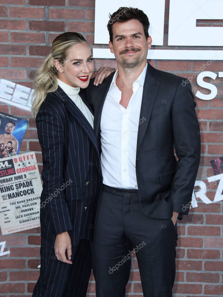 Michael Waldron llega al estreno en Los Ángeles de 'Heels' de STARZ ...