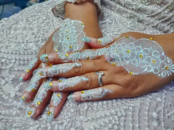 Indian wedding hands Stock Photos, Royalty Free Indian wedding hands ...