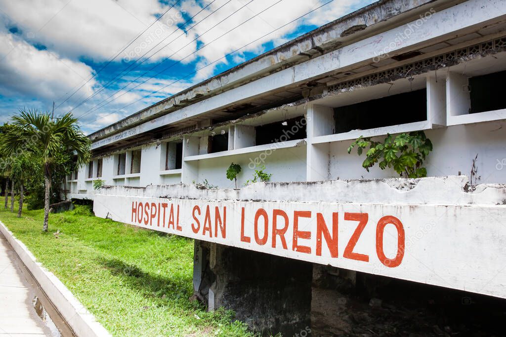 ARMERO, COLOMBIA - MAYO DE 2022: Restos del destruido Hospital San Lorenzo del pueblo de Armero ...