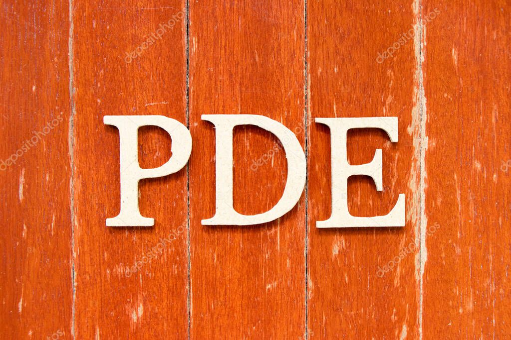 Letra del alfabeto en la palabra PDE (abreviatura de la exposición ...