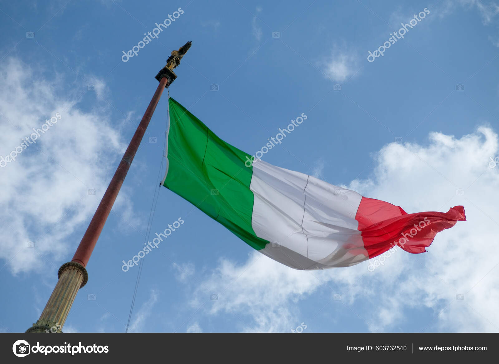 Italian Flag Waving Blue Sky High Quality Photo — Stock Photo ...