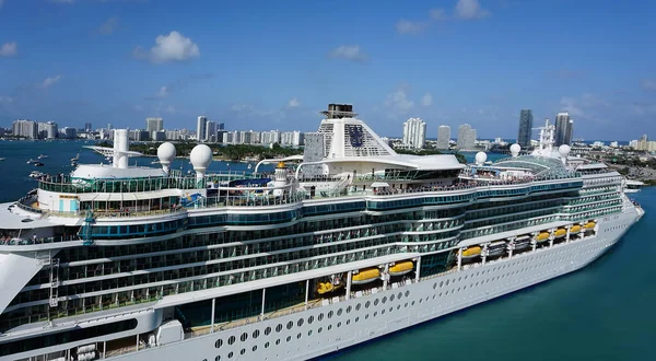 Royal caribbean cruises Stock Photos, Royalty Free Royal caribbean ...