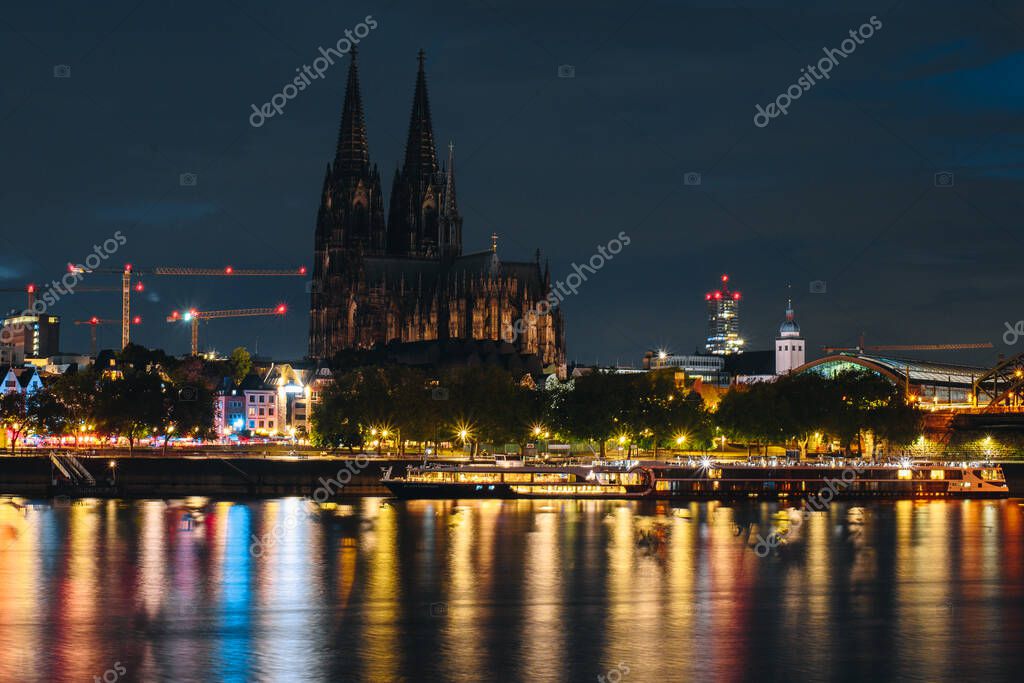 COLOGNE, ALEMANIA - 9 DE SEPTIEMBRE DE 2022: la Catedral de Colonia ...