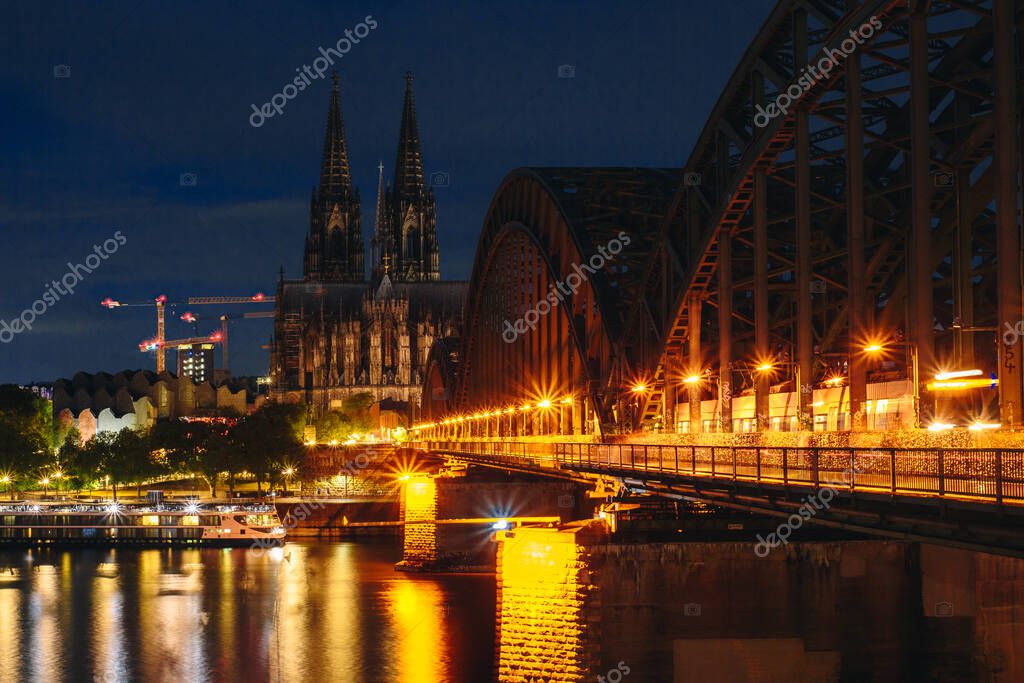 COLOGNE, ALEMANIA - 9 DE SEPTIEMBRE DE 2022: la Catedral de Colonia ...
