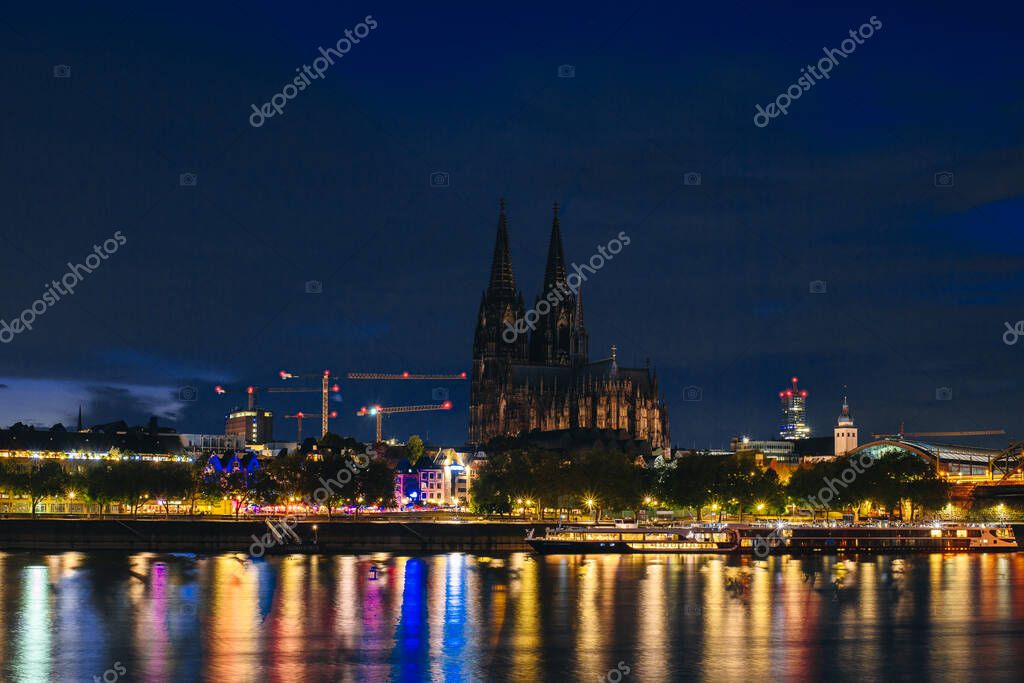 COLOGNE, ALEMANIA - 9 DE SEPTIEMBRE DE 2022: la Catedral de Colonia ...