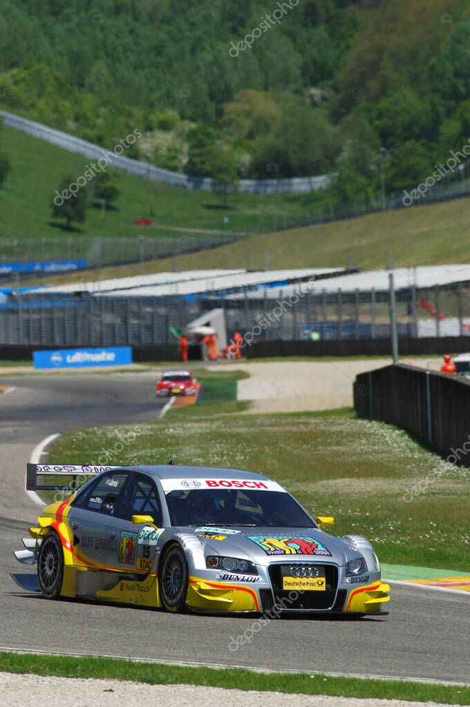 Circuito de Mugello, Italia 2 de mayo de 2008: Oliver Jarvis en acción con Audi A4 DTM 2007 del ...