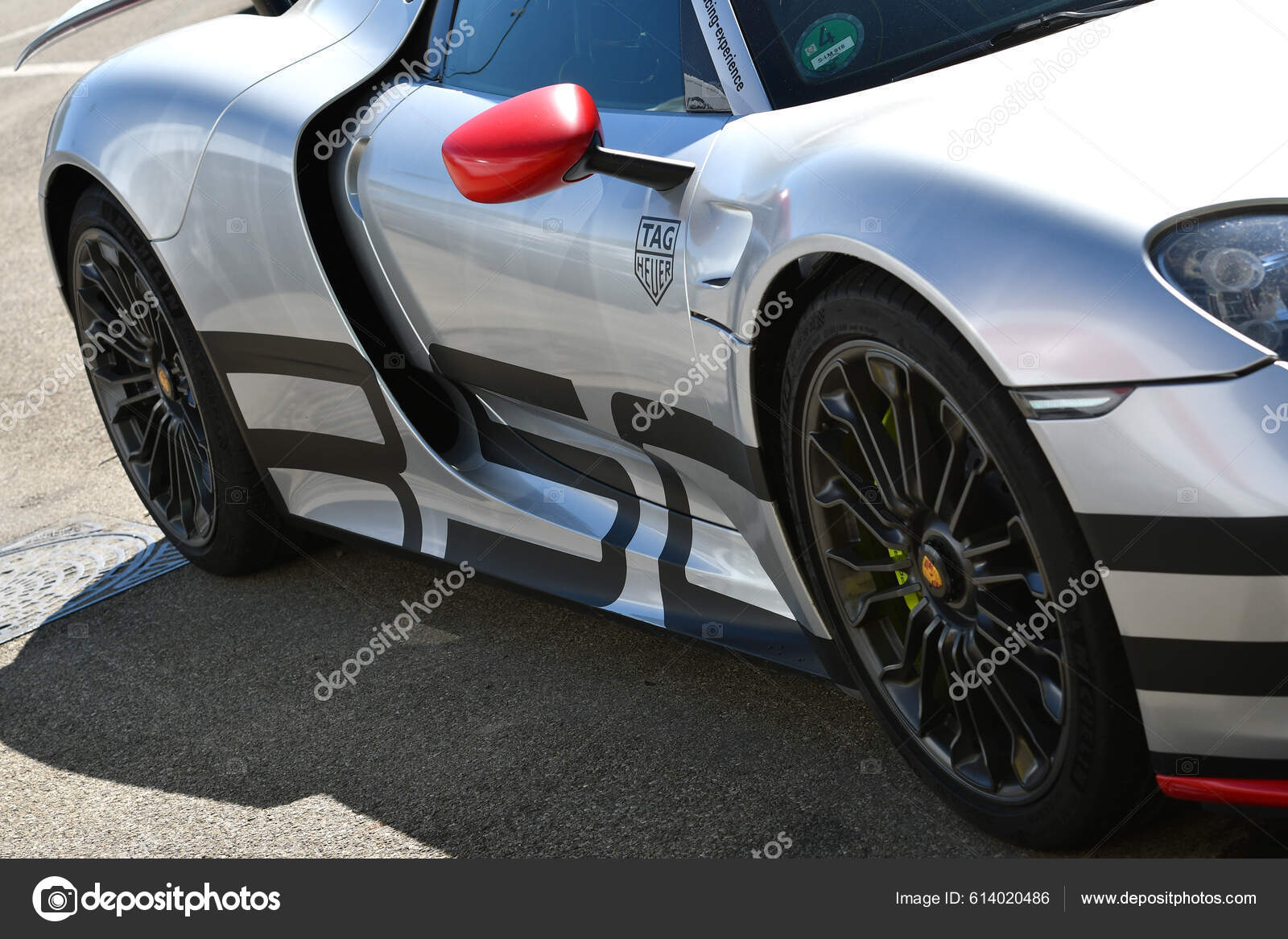 2022 Porsche 918 Spyder Side View