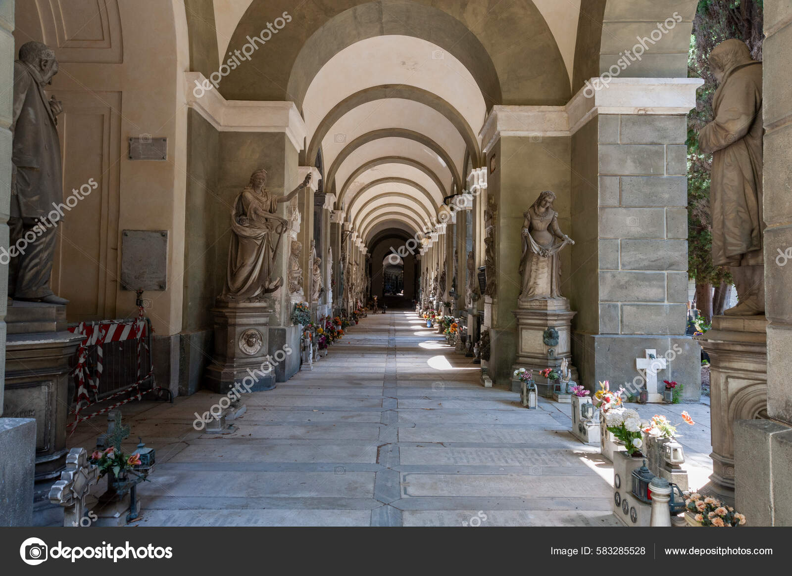 Monumental Cemetery Gallery Perspective Tombstones Tombs Lost Distance ...
