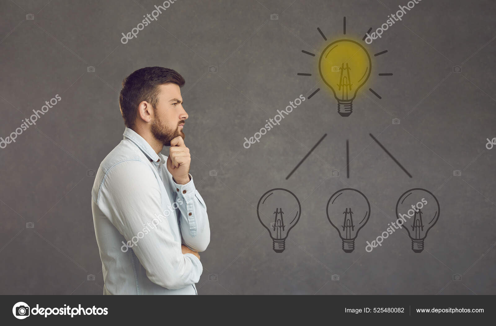 Pensando hombre caucásico adulto tratar de encontrar idea o solución ...