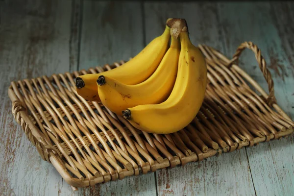 Banana in crate images libres de droit, photos de Banana in crate ...