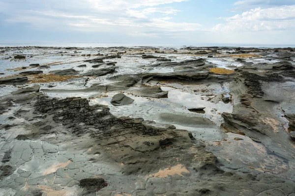Coastline in the Flat Rocks area of Bunurong Marine and Coastal Park in ...
