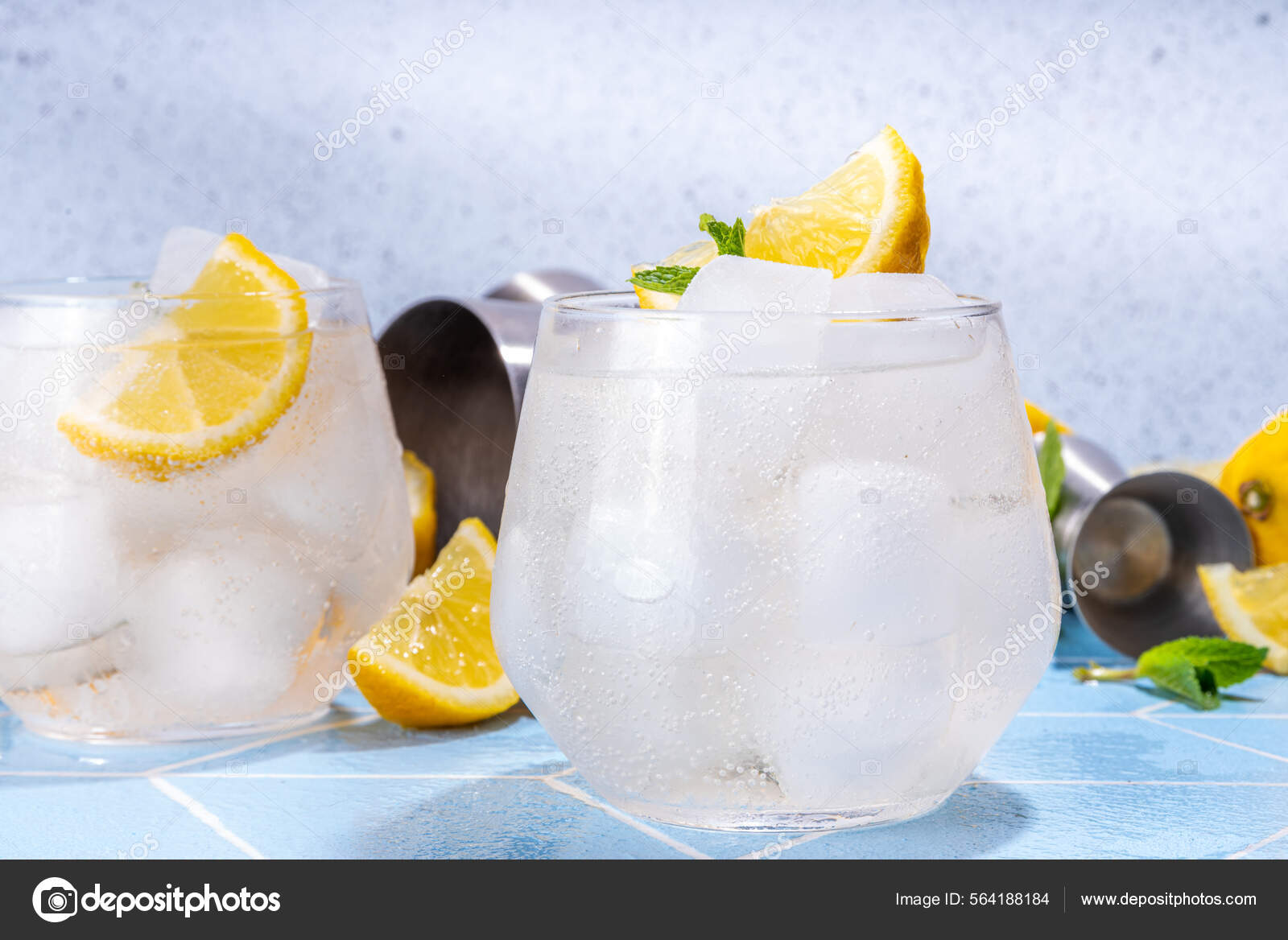 Cold Lemon Detox Water Infused Citrus Sour Sweet Mocktail Lemonade ...