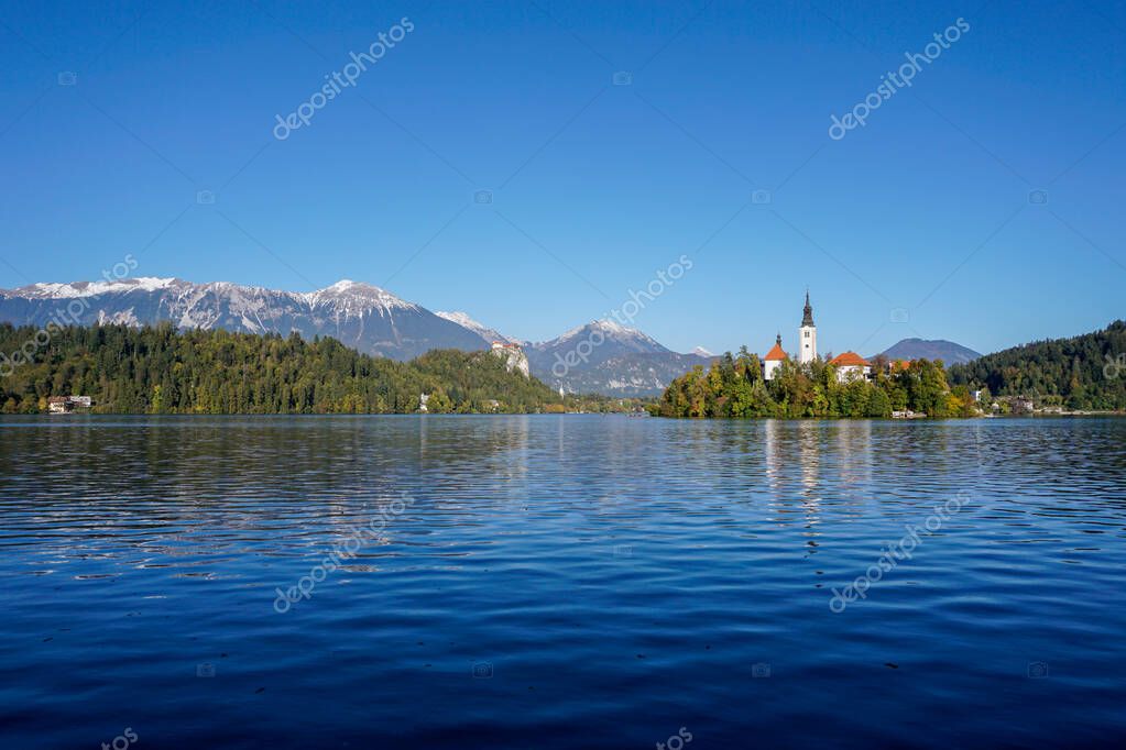 Bled, Eslovenia - 18 de octubre de 2021: vista de la iglesia de Santa ...