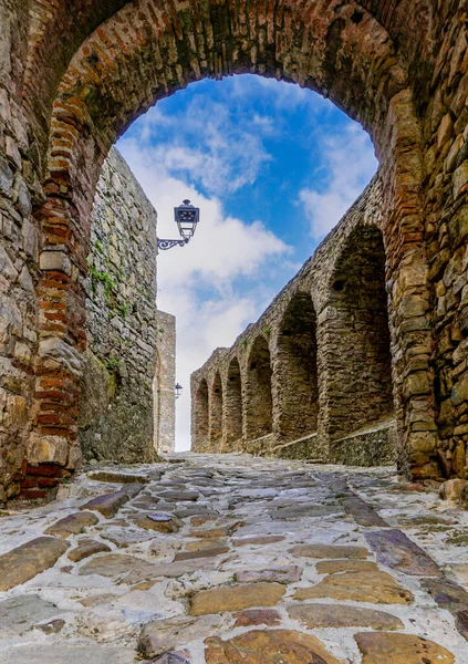 Castellar de la Frontera, España - 9 de marzo de 2022: Puerta del ...