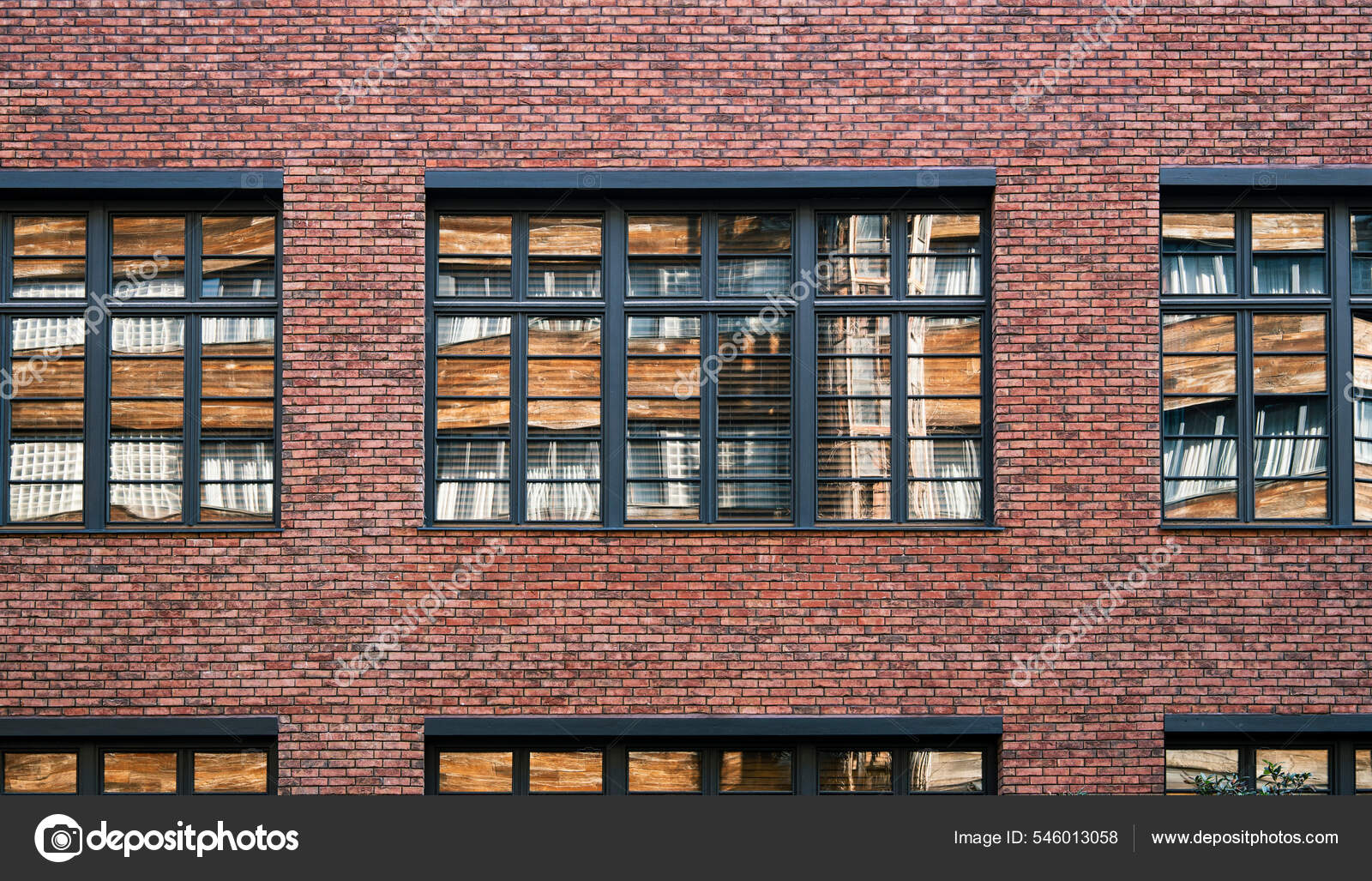 Facade Wall Brick Building Windows Wall Reflected Window Pane Smooth ...