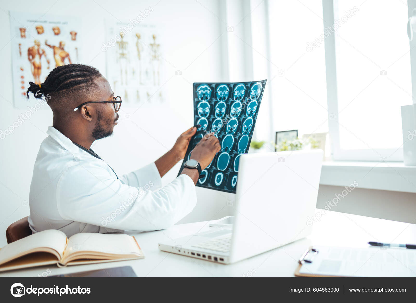 Mri Digital Ray Brain Team Radiologist Doctor Oncology Working Together ...