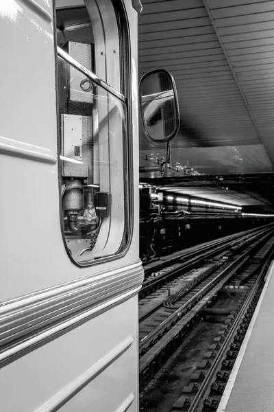 London underground train Stock Photos, Royalty Free London underground ...